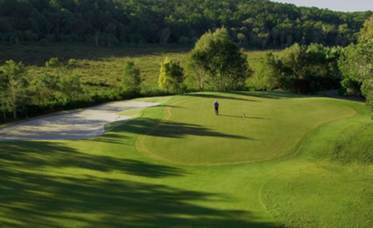 What to do in Noosa - Golf - Noosa Springs Golf Course - Balinese Beach ...